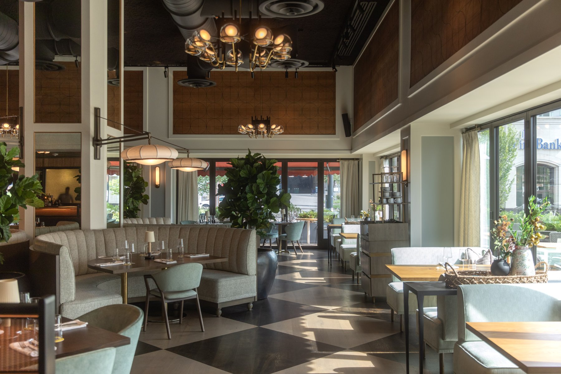 Hutton Hotel - Journeyscape
